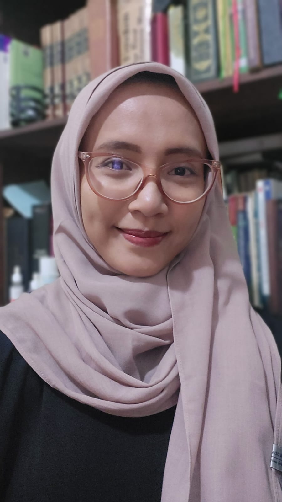 Fitra Rahmadian Fatriani, S.Pd. (Guru Kelas 5A) – SDN UTAN KAYU UTARA 01